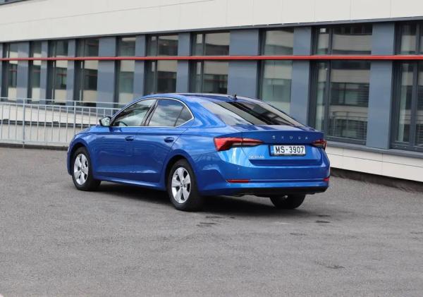 Skoda Octavia 2020 in Riga, with an engine capacity of 2.00 L and mileage of 132 thousand km for 16580 €, photo 4 on AUTOMOTO.COM.LV