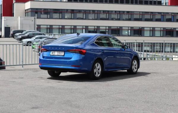 Skoda Octavia 2020 in Riga, with an engine capacity of 2.00 L and mileage of 132 thousand km for 16580 €, photo 6 on AUTOMOTO.COM.LV