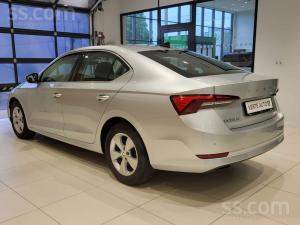 Skoda Octavia 2021 in Riga, with an engine capacity of 2.00 L and mileage of 125 thousand km for 15490 €, photo 4 on AUTOMOTO.COM.LV