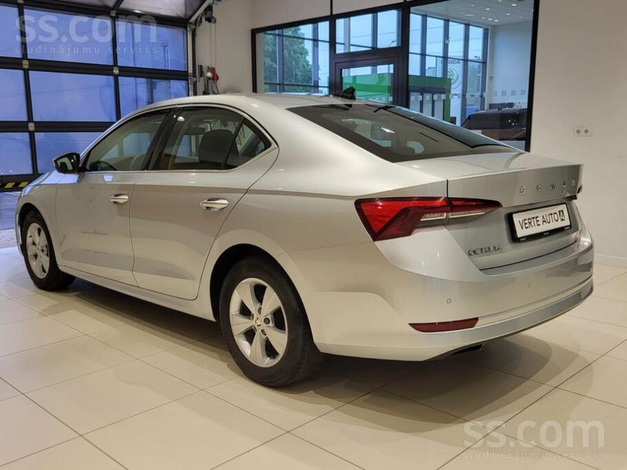 Skoda Octavia 2021 in Riga, with an engine capacity of 2.00 L and mileage of 125 thousand km for 15490 €, photo 4 on AUTOMOTO.COM.LV