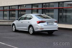 Skoda Octavia 2021 in Riga, with an engine capacity of 1.00 L and mileage of 75 thousand km for 13280 €, photo 4 on AUTOMOTO.COM.LV