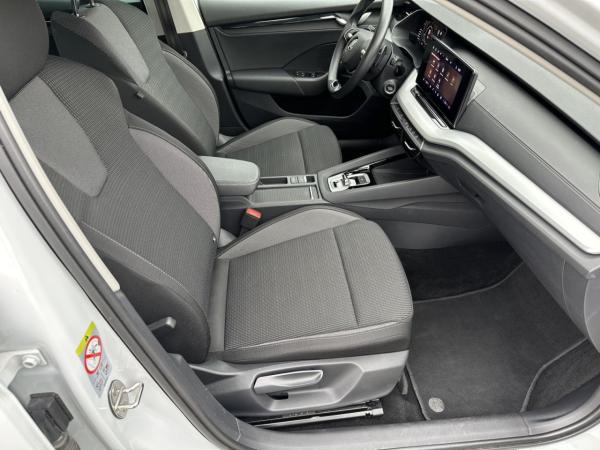 Skoda Octavia 2024 Viļņa, ar dzinēja tilpumu 1.50 L un nobraukumu 70 tūkst. km par 22000 €, foto 5 vietnē AUTOMOTO.COM.LV