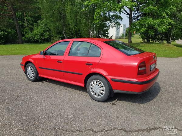 Sarkans Skoda Octavia 1998 Viļņa, ar dzinēja tilpumu 1.90 L un nobraukumu 290 tūkst. km par 950 €, foto 3 vietnē AUTOMOTO.COM.LV