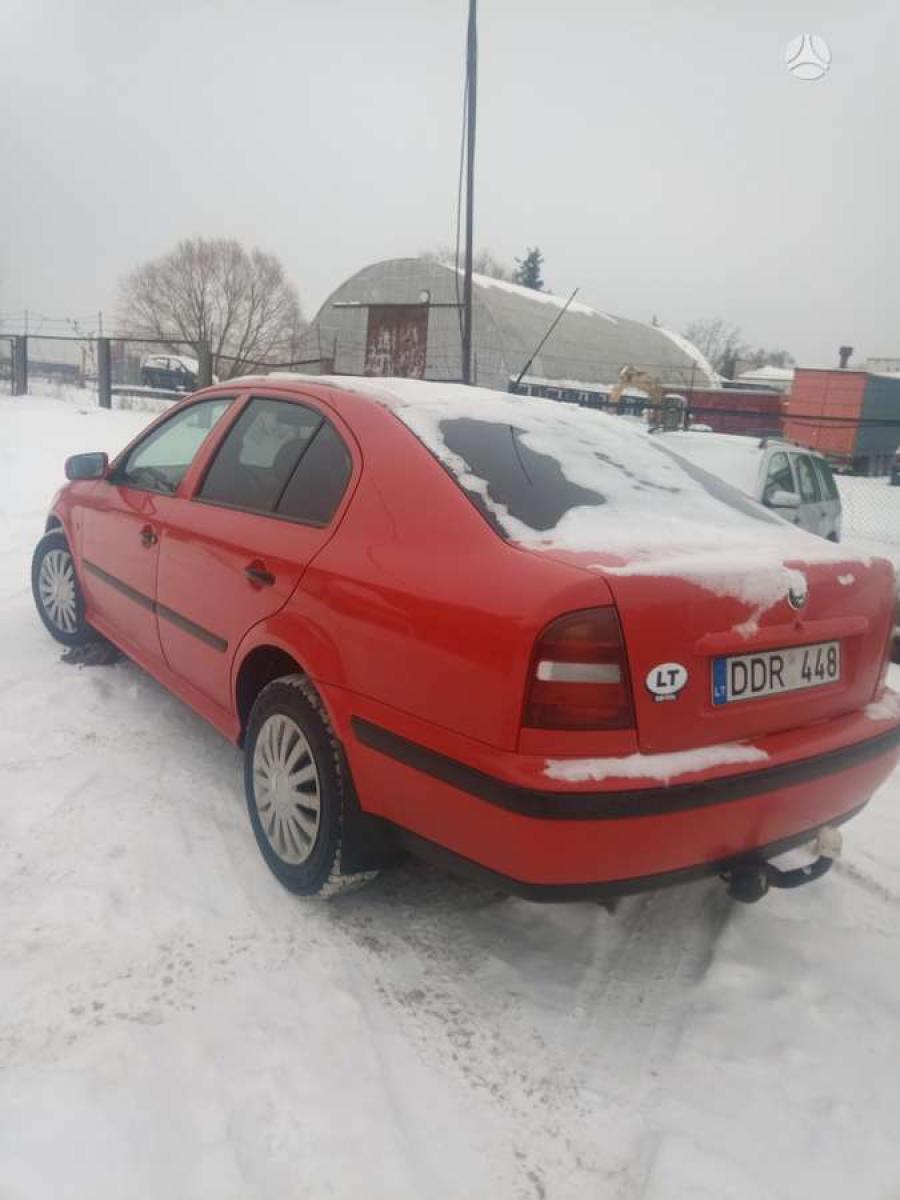 Sarkans Skoda Octavia 2000 Alīta, ar dzinēja tilpumu 1.60 L un nobraukumu 217 tūkst. km par 1600 €, foto 5 vietnē AUTOMOTO.COM.LV
