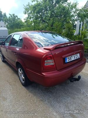 Sarkans Skoda Octavia 2002 Tartu, ar dzinēja tilpumu 1.90 L un nobraukumu 495 tūkst. km par 999 €, foto  vietnē AUTOMOTO.COM.LV