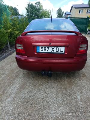 Sarkans Skoda Octavia 2002 Tartu, ar dzinēja tilpumu 1.90 L un nobraukumu 495 tūkst. km par 999 €, foto 3 vietnē AUTOMOTO.COM.LV