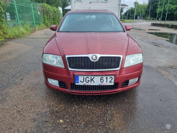 Sarkans Skoda Octavia 2005 Jonava, ar dzinēja tilpumu 1.90 L un nobraukumu 491 tūkst. km par 950 €, foto 1 vietnē AUTOMOTO.COM.LV