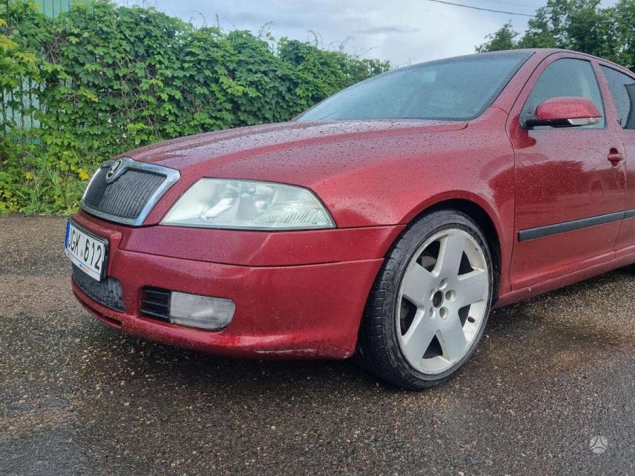 Sarkans Skoda Octavia 2005 Jonava, ar dzinēja tilpumu 1.90 L un nobraukumu 491 tūkst. km par 950 €, foto 3 vietnē AUTOMOTO.COM.LV