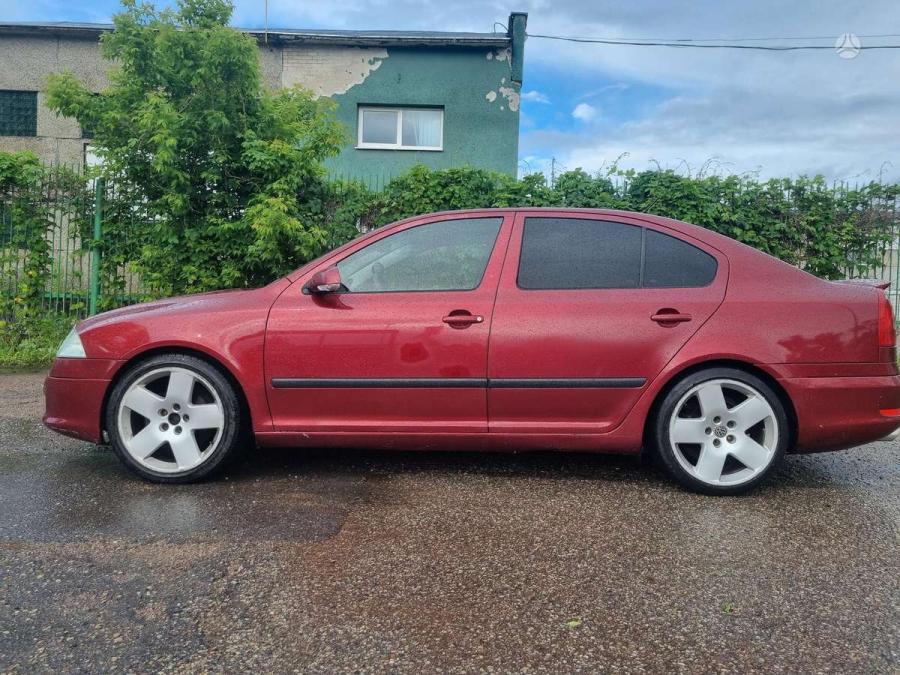 Sarkans Skoda Octavia 2005 Jonava, ar dzinēja tilpumu 1.90 L un nobraukumu 491 tūkst. km par 950 €, foto 4 vietnē AUTOMOTO.COM.LV