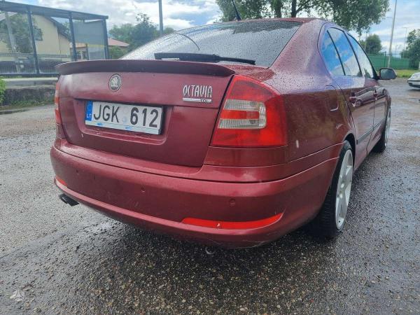 Sarkans Skoda Octavia 2005 Jonava, ar dzinēja tilpumu 1.90 L un nobraukumu 491 tūkst. km par 950 €, foto 5 vietnē AUTOMOTO.COM.LV