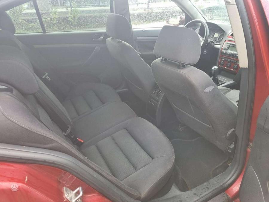 Sarkans Skoda Octavia 2005 Jonava, ar dzinēja tilpumu 1.90 L un nobraukumu 491 tūkst. km par 950 €, foto 17 vietnē AUTOMOTO.COM.LV