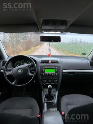 Red Skoda Octavia 2006 in Liepaja, with an engine capacity of 1.90 L and mileage of 315 thousand km for 1250 €, photo 5 on AUTOMOTO.COM.LV