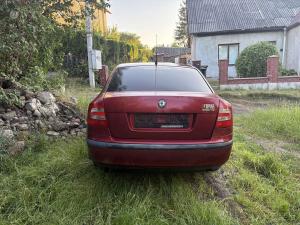 Красный Шкода Октавия 2006 в Вильнюс, объемом двигателя 1.60 л и пробегом 168 тыс. км за 625 €, фото 5 на AUTOMOTO.COM.LV