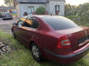 Красный Шкода Октавия 2006 в Вильнюс, объемом двигателя 1.60 л и пробегом 168 тыс. км за 625 €, фото 7 на AUTOMOTO.COM.LV