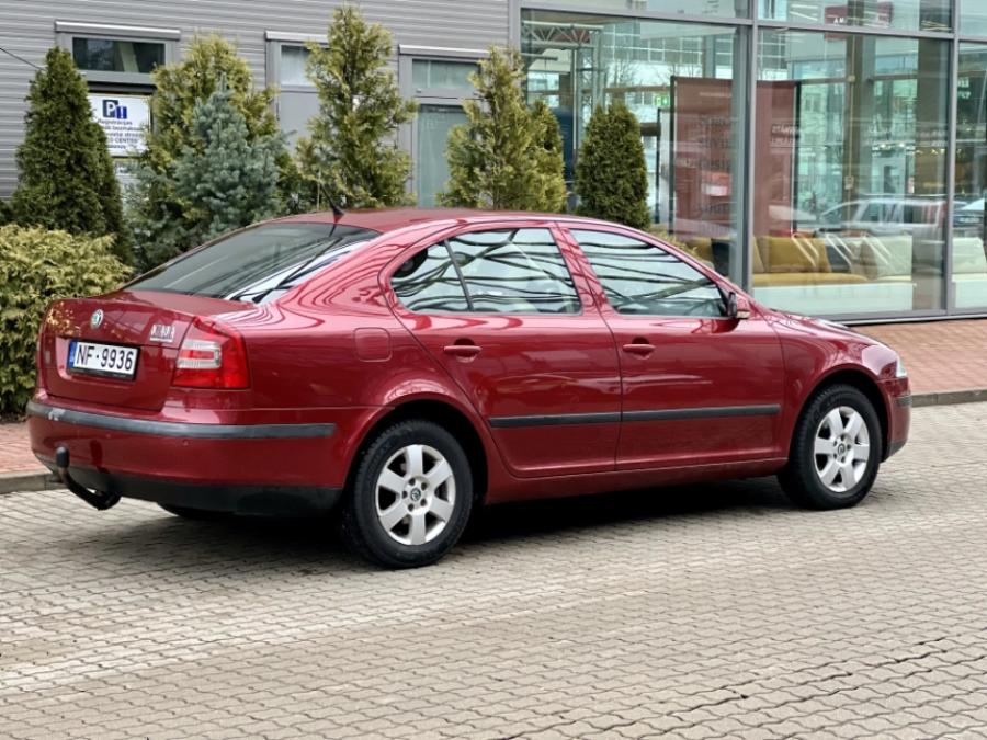 Sarkans Skoda Octavia 2007 Rīga, ar dzinēja tilpumu 2.00 L un nobraukumu 273 tūkst. km par 2270 €, foto 3 vietnē AUTOMOTO.COM.LV