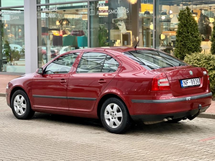 Sarkans Skoda Octavia 2007 Rīga, ar dzinēja tilpumu 2.00 L un nobraukumu 273 tūkst. km par 2270 €, foto 5 vietnē AUTOMOTO.COM.LV