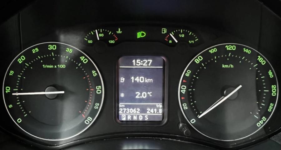 Sarkans Skoda Octavia 2007 Rīga, ar dzinēja tilpumu 2.00 L un nobraukumu 273 tūkst. km par 2270 €, foto 8 vietnē AUTOMOTO.COM.LV