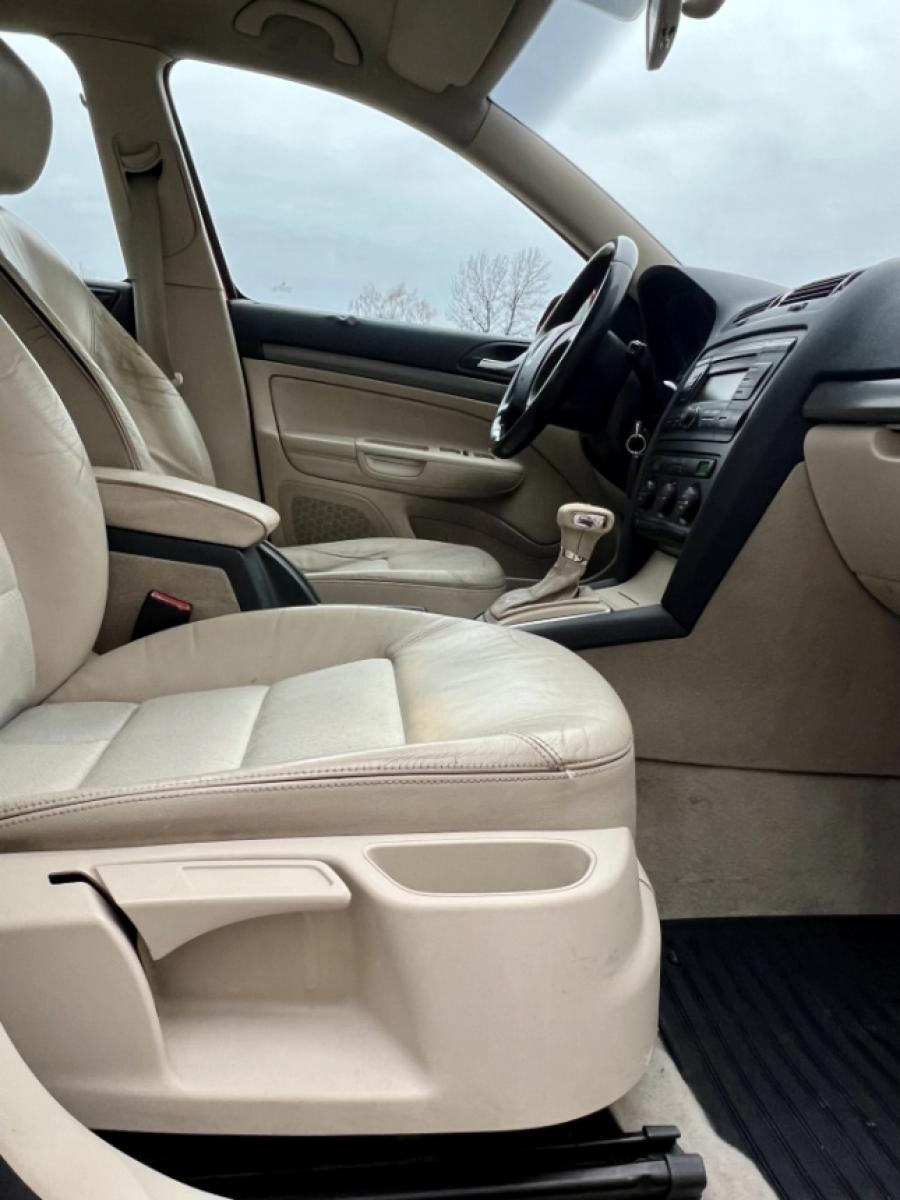 Sarkans Skoda Octavia 2007 Rīga, ar dzinēja tilpumu 2.00 L un nobraukumu 273 tūkst. km par 2270 €, foto 12 vietnē AUTOMOTO.COM.LV