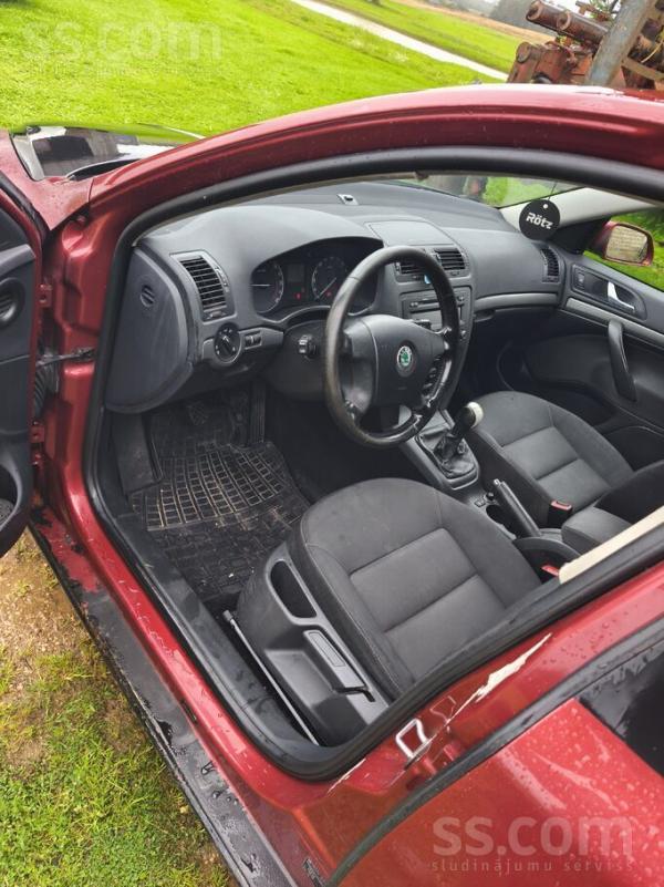 Red Skoda Octavia 2007 in Preili, with an engine capacity of 1.90 L and mileage of 400 thousand km for 1000 €, photo 8 on AUTOMOTO.COM.LV