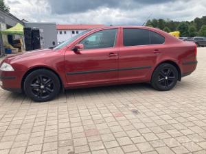 Sarkans Skoda Octavia 2008 Valmiera, ar dzinēja tilpumu 1.60 L un nobraukumu 187 tūkst. km par 2500 €, foto 3 vietnē AUTOMOTO.COM.LV