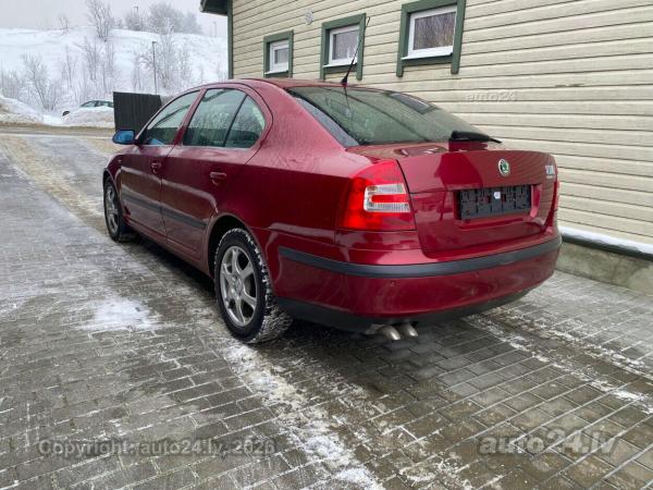 Red Skoda Octavia 2008 in Tallinn, with an engine capacity of 2.00 L and mileage of 269 thousand km for 4499 €, photo 5 on AUTOMOTO.COM.LV
