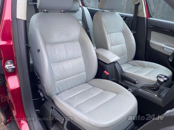 Red Skoda Octavia 2008 in Tallinn, with an engine capacity of 2.00 L and mileage of 269 thousand km for 4499 €, photo 11 on AUTOMOTO.COM.LV