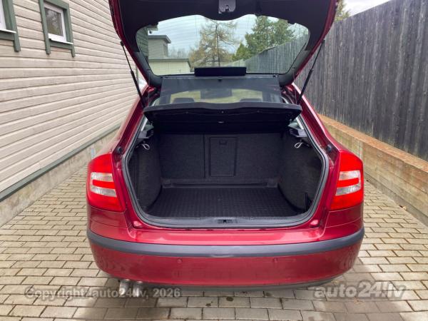 Red Skoda Octavia 2008 in Tallinn, with an engine capacity of 2.00 L and mileage of 269 thousand km for 4290 €, photo 6 on AUTOMOTO.COM.LV