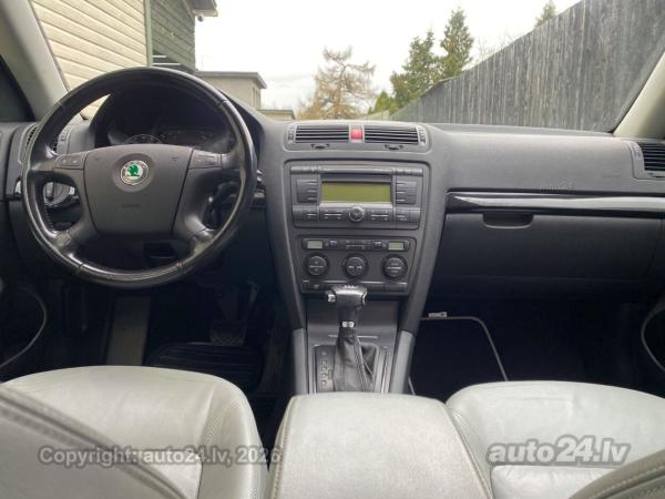 Red Skoda Octavia 2008 in Tallinn, with an engine capacity of 2.00 L and mileage of 269 thousand km for 4290 €, photo 11 on AUTOMOTO.COM.LV