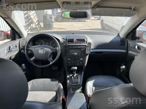 Красный Шкода Октавия 2008 в Лиепая, объемом двигателя 2.00 л и пробегом 250 тыс. км за 1800 €, фото 7 на AUTOMOTO.COM.LV