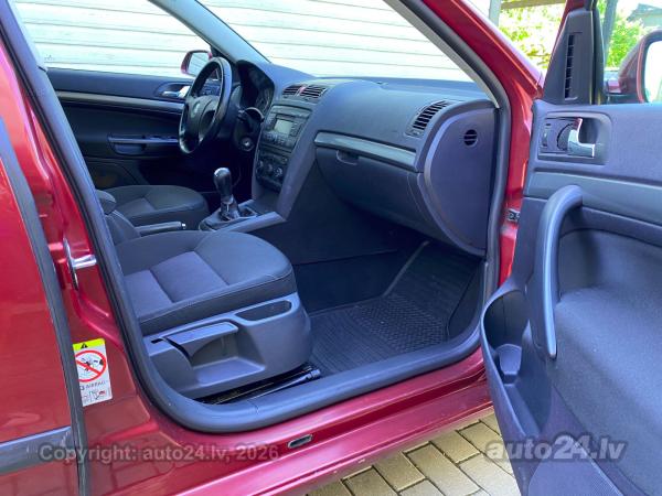 Red Skoda Octavia 2008 in Tallinn, with an engine capacity of 2.00 L and mileage of 281 thousand km for 3299 €, photo 7 on AUTOMOTO.COM.LV