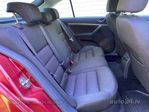 Red Skoda Octavia 2008 in Tallinn, with an engine capacity of 2.00 L and mileage of 281 thousand km for 3299 €, photo 10 on AUTOMOTO.COM.LV