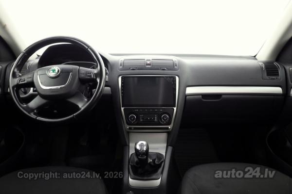 Sarkans Skoda Octavia 2009 Tallina, ar dzinēja tilpumu 1.40 L un nobraukumu 211 tūkst. km par 2199 €, foto 5 vietnē AUTOMOTO.COM.LV