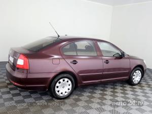 Красный Шкода Октавия 2010 в Таллин, объемом двигателя 1.20 л и пробегом 183 тыс. км за 1999 €, фото 4 на AUTOMOTO.COM.LV