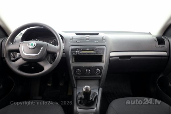 Red Skoda Octavia 2010 in Tallinn, with an engine capacity of 1.20 L and mileage of 183 thousand km for 1999 €, photo 5 on AUTOMOTO.COM.LV