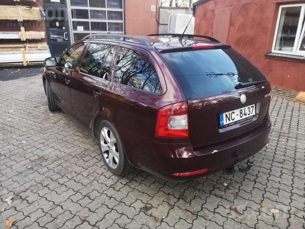 Red Skoda Octavia 2010 in Riga, with an engine capacity of 1.60 L and mileage of 275 thousand km for 4800 €, photo 5 on AUTOMOTO.COM.LV