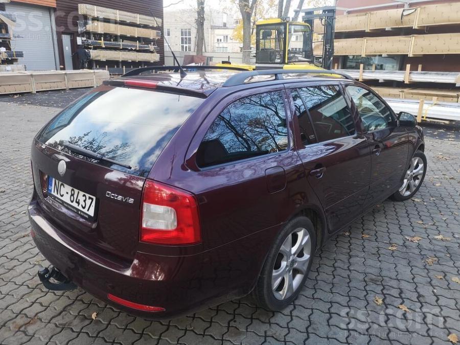Sarkans Skoda Octavia 2010 Rīga, ar dzinēja tilpumu 1.60 L un nobraukumu 275 tūkst. km par 4800 €, foto 5 vietnē AUTOMOTO.COM.LV