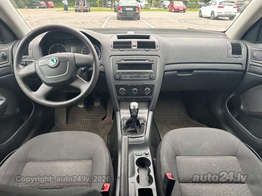 Sarkans Skoda Octavia 2011 Tallina, ar dzinēja tilpumu 1.20 L un nobraukumu 192 tūkst. km par 2200 €, foto 7 vietnē AUTOMOTO.COM.LV