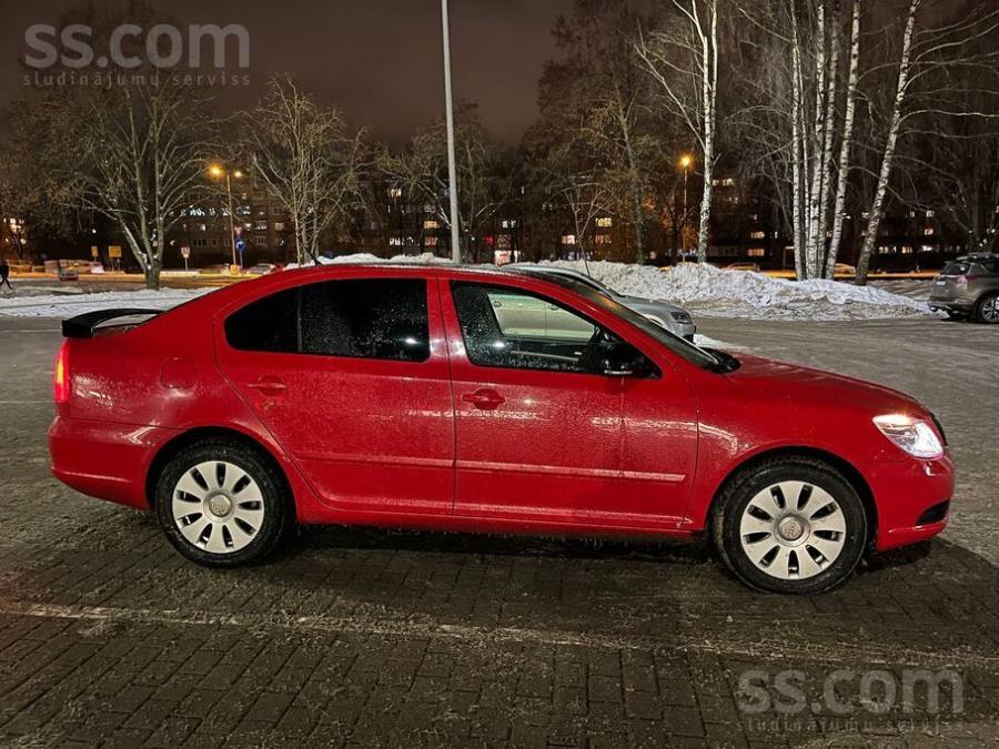 Sarkans Skoda Octavia 2012 Rīga, ar dzinēja tilpumu 1.60 L un nobraukumu 300 tūkst. km par 2750 €, foto 3 vietnē AUTOMOTO.COM.LV