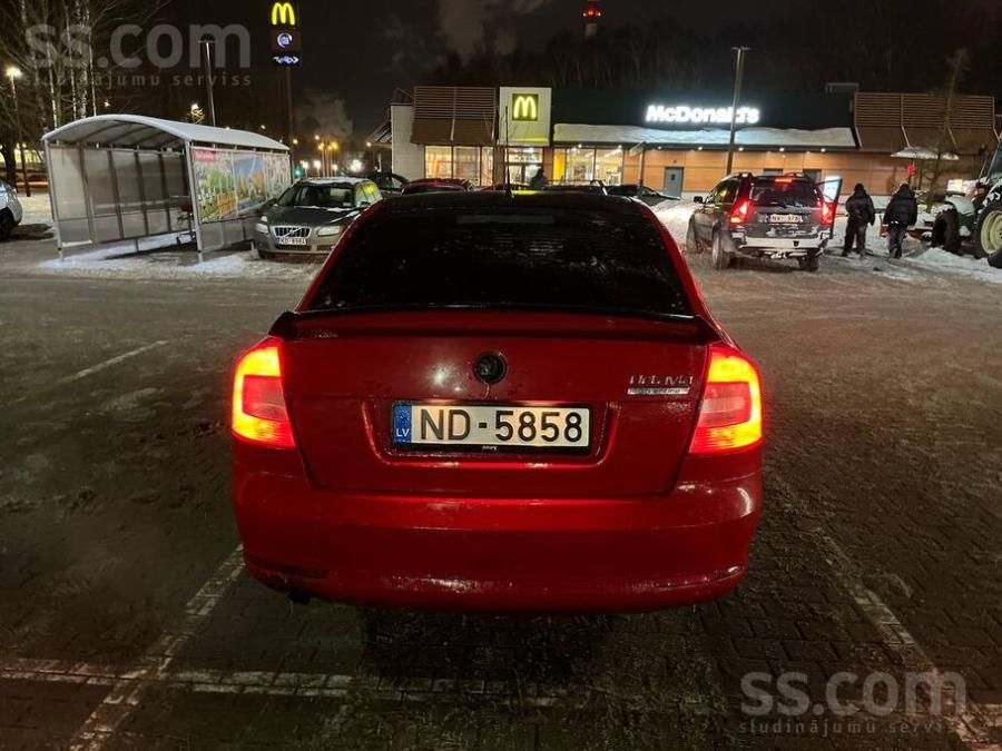 Sarkans Skoda Octavia 2012 Rīga, ar dzinēja tilpumu 1.60 L un nobraukumu 300 tūkst. km par 2750 €, foto 4 vietnē AUTOMOTO.COM.LV
