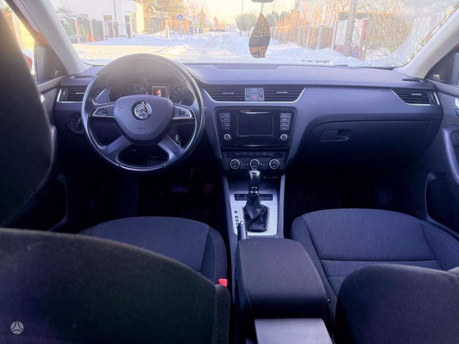 Red Skoda Octavia 2014 in Panevezys, with an engine capacity of 1.40 L and mileage of 190 thousand km for 6760 €, photo 6 on AUTOMOTO.COM.LV