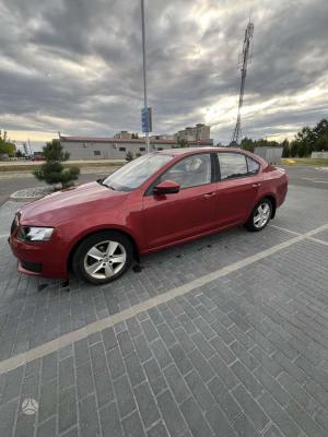 Red Skoda Octavia 2015 in Kaunas, with an engine capacity of 1.20 L and mileage of 145 thousand km for 5900 €, photo 4 on AUTOMOTO.COM.LV