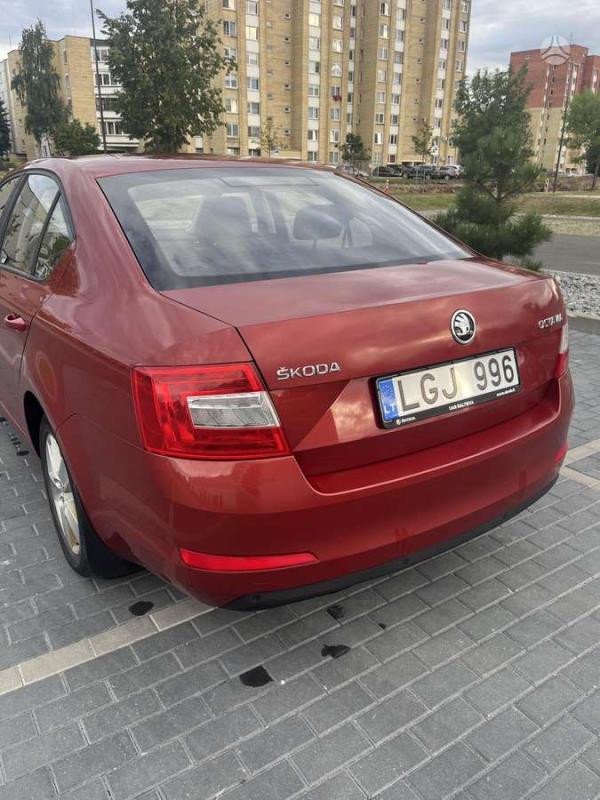Sarkans Skoda Octavia 2015 Kauņa, ar dzinēja tilpumu 1.20 L un nobraukumu 145 tūkst. km par 5900 €, foto 5 vietnē AUTOMOTO.COM.LV