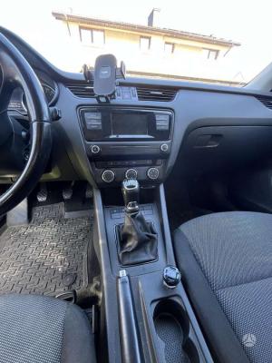 Red Skoda Octavia 2015 in Kaunas, with an engine capacity of 1.20 L and mileage of 145 thousand km for 5900 €, photo 7 on AUTOMOTO.COM.LV