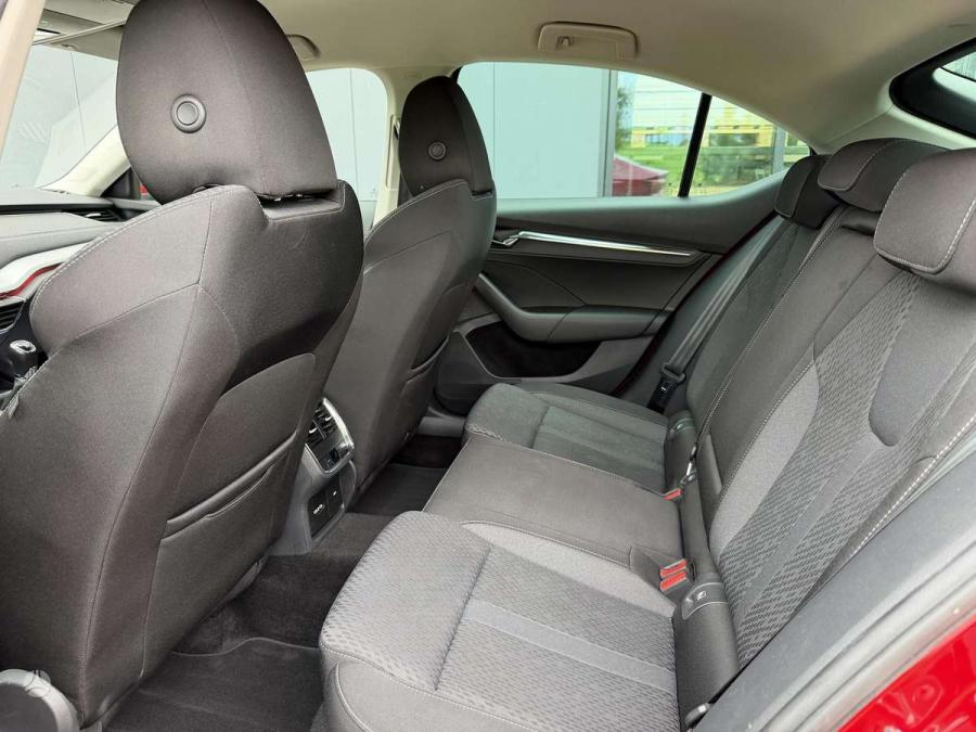 Sarkans Skoda Octavia 2022 Kauņa, ar dzinēja tilpumu 1.00 L un nobraukumu 171 tūkst. km par 12900 €, foto 17 vietnē AUTOMOTO.COM.LV