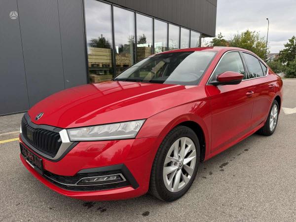 Red Skoda Octavia 2022 in Kaunas, with an engine capacity of 1.00 L and mileage of 171 thousand km for 12900 €, photo 1 on AUTOMOTO.COM.LV