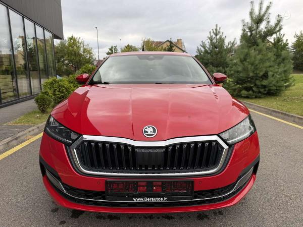 Red Skoda Octavia 2022 in Kaunas, with an engine capacity of 1.00 L and mileage of 171 thousand km for 12900 €, photo 3 on AUTOMOTO.COM.LV