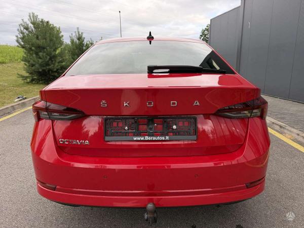 Red Skoda Octavia 2022 in Kaunas, with an engine capacity of 1.00 L and mileage of 171 thousand km for 12900 €, photo 6 on AUTOMOTO.COM.LV