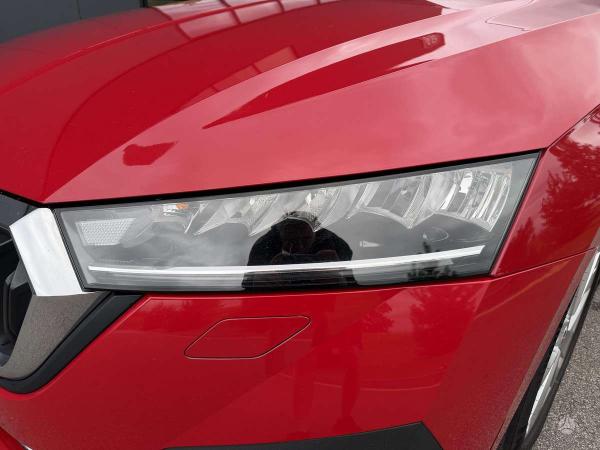 Red Skoda Octavia 2022 in Kaunas, with an engine capacity of 1.00 L and mileage of 171 thousand km for 12900 €, photo 8 on AUTOMOTO.COM.LV