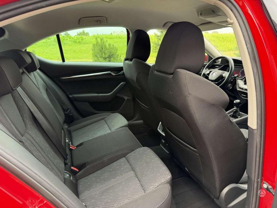 Sarkans Skoda Octavia 2022 Kauņa, ar dzinēja tilpumu 1.00 L un nobraukumu 171 tūkst. km par 12300 €, foto 19 vietnē AUTOMOTO.COM.LV