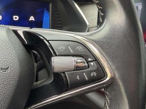Sarkans Skoda Octavia 2022 Kauņa, ar dzinēja tilpumu 1.00 L un nobraukumu 171 tūkst. km par 12300 €, foto 26 vietnē AUTOMOTO.COM.LV